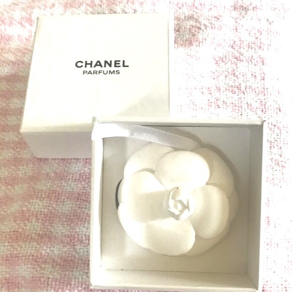 CHANEL | Accents | Chanel Parfums Ceramicporcelain Camellia ...